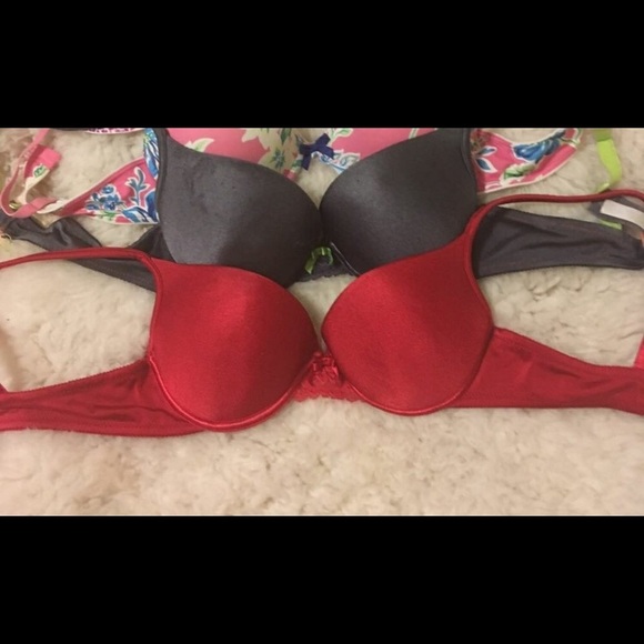 Wonderbra | Intimates & Sleepwear | 2 Pushup Wonder Bras 34b | Poshmark